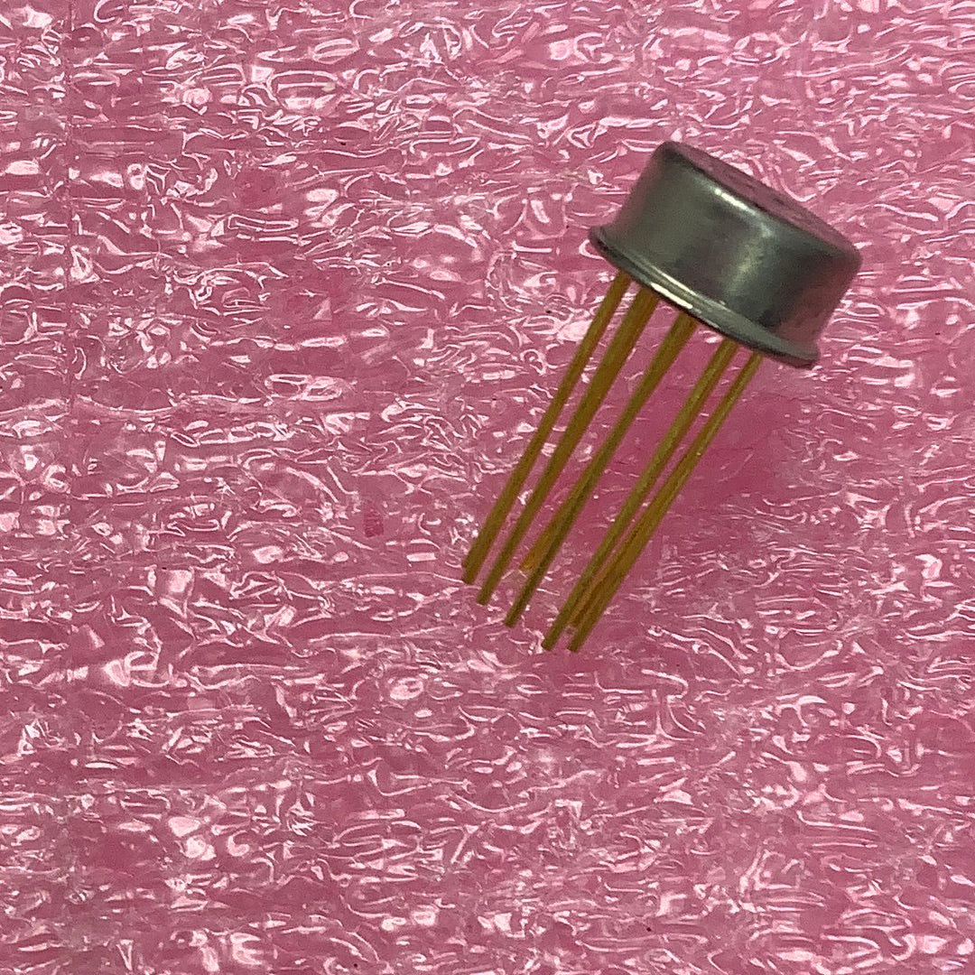 CA3036 - RCA - NPN darlington transistor array, Ucb = 30V, Ic = 50mA,